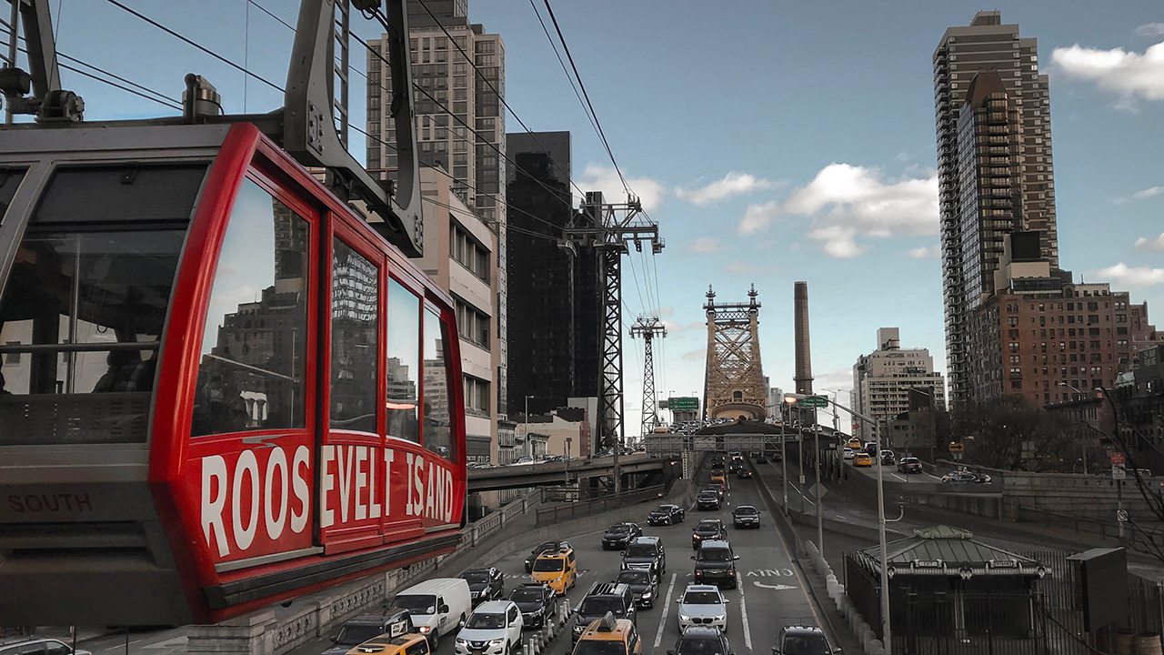 Roosevelt Island Tramway : Survolez New York en 3 minutes